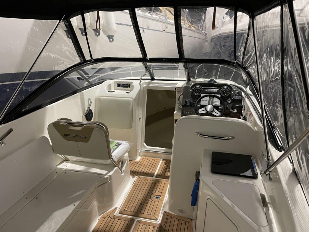 Bayliner 742R Cuddy | Daycruiser TIL SALG | KBM Bådsalg
